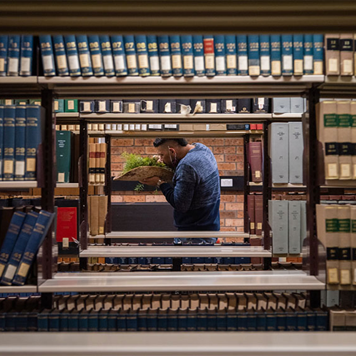 Ea la Wamanbila exhibition tours / Library / Events / The University of ...