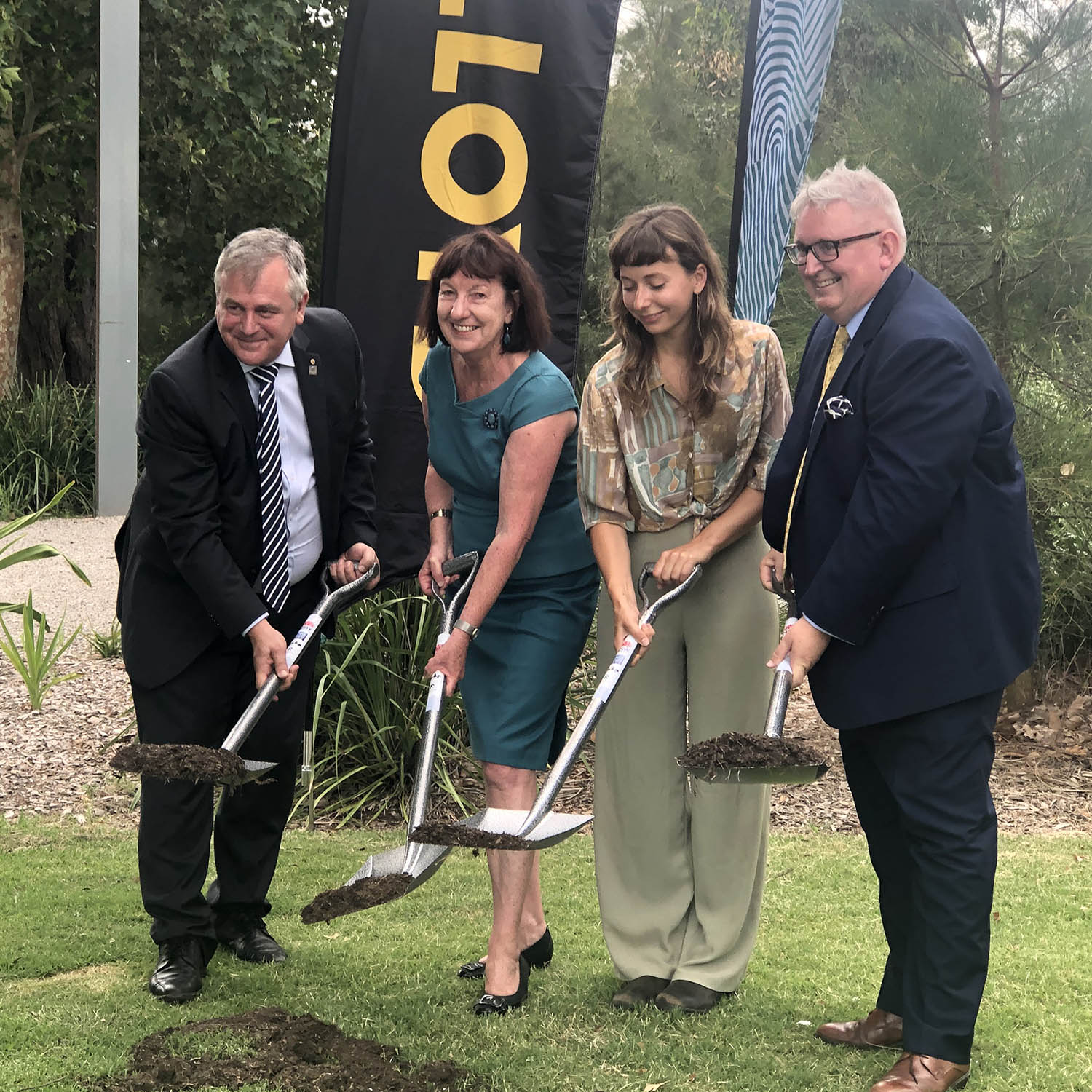 Professor Alex Zelinsky / Staff Profile / The University of Newcastle ...